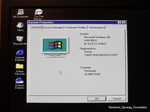 Packard Bell 1402S Color CRT Monitor (14″) + Multimedia R500 Windows 95 ...